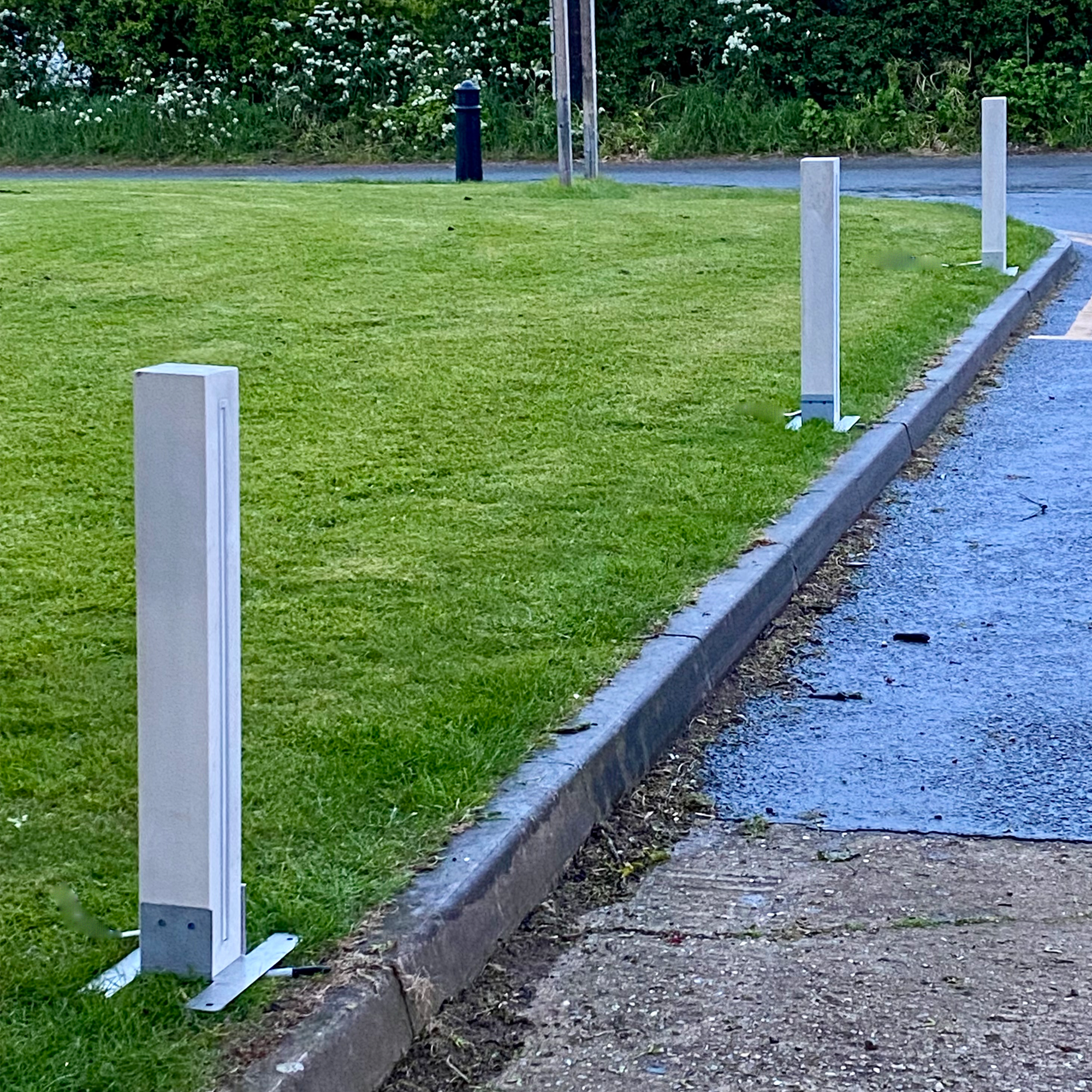 Sandstone Linear Driveway Bollard